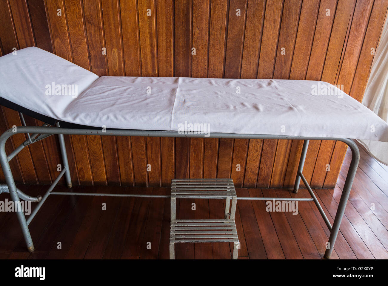 Medical examination 1950s hi-res stock photography and images - Alamy