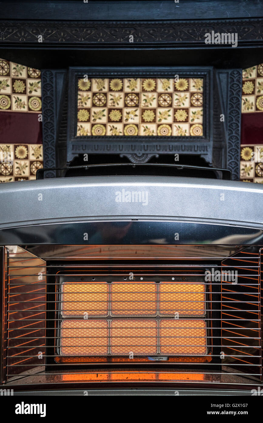 Old gas fireplace hi-res stock photography and images - Alamy