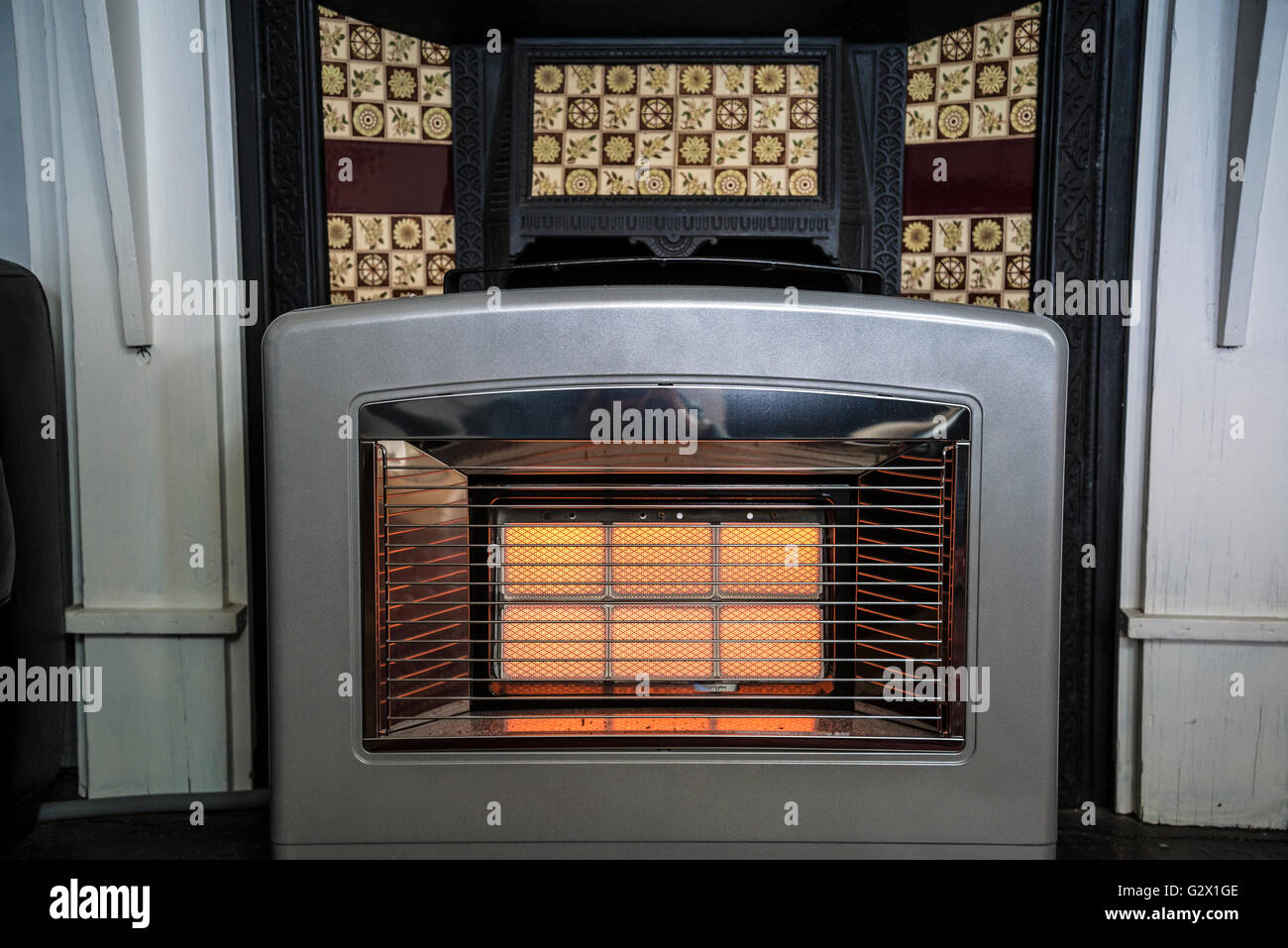 Vintage fireplace hi-res stock photography and images - Alamy