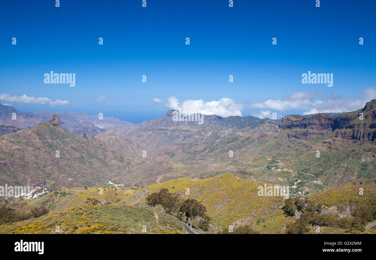 Gran Canaria, View towards Altavista mountain, layer of clouds on the ...