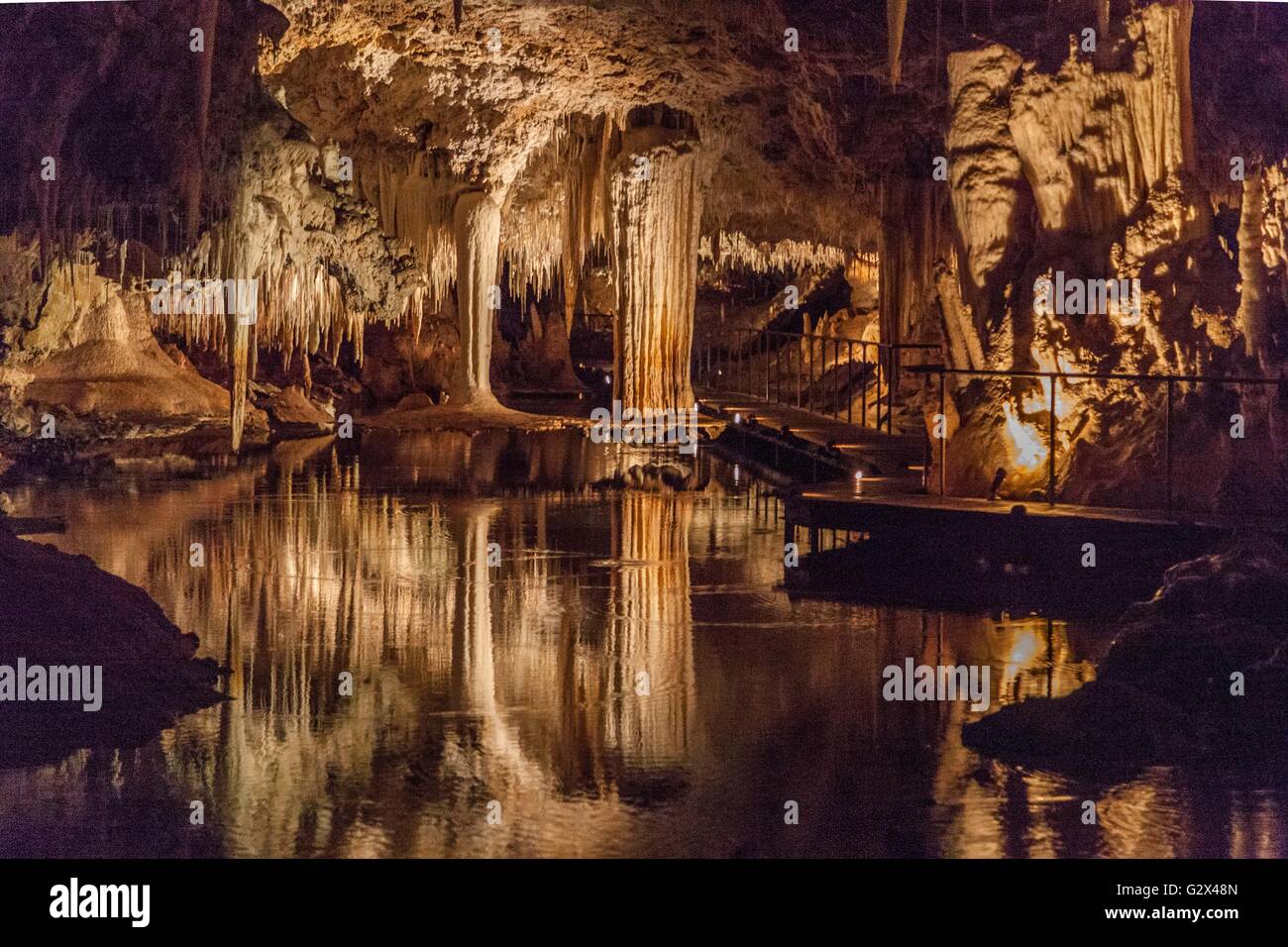 Cave water rock walls hi-res stock photography and images - Alamy