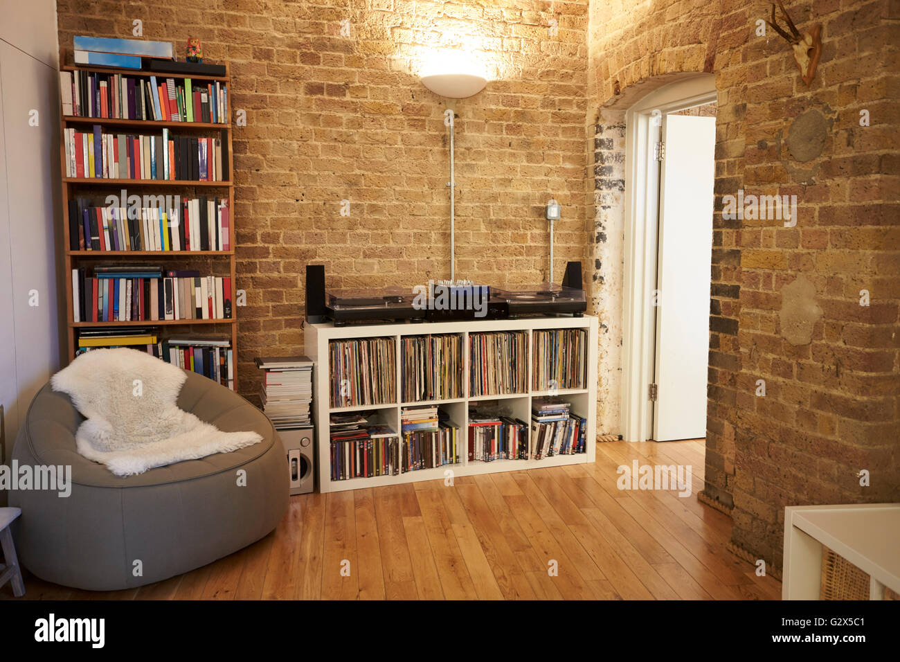 People decks hi-res stock photography and images - Alamy