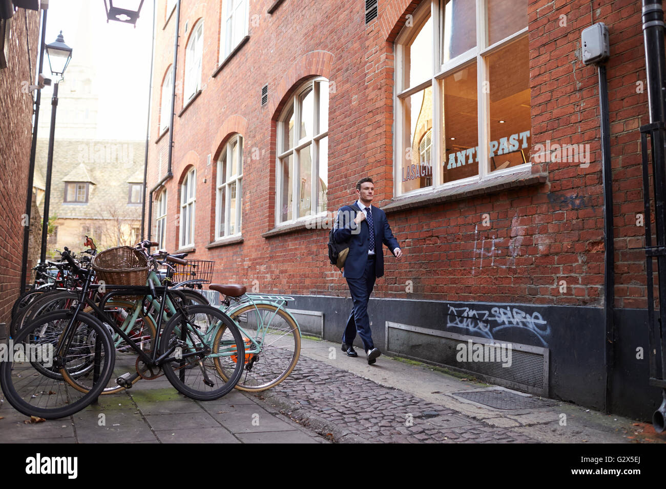 Urban work environment hi-res stock photography and images - Alamy