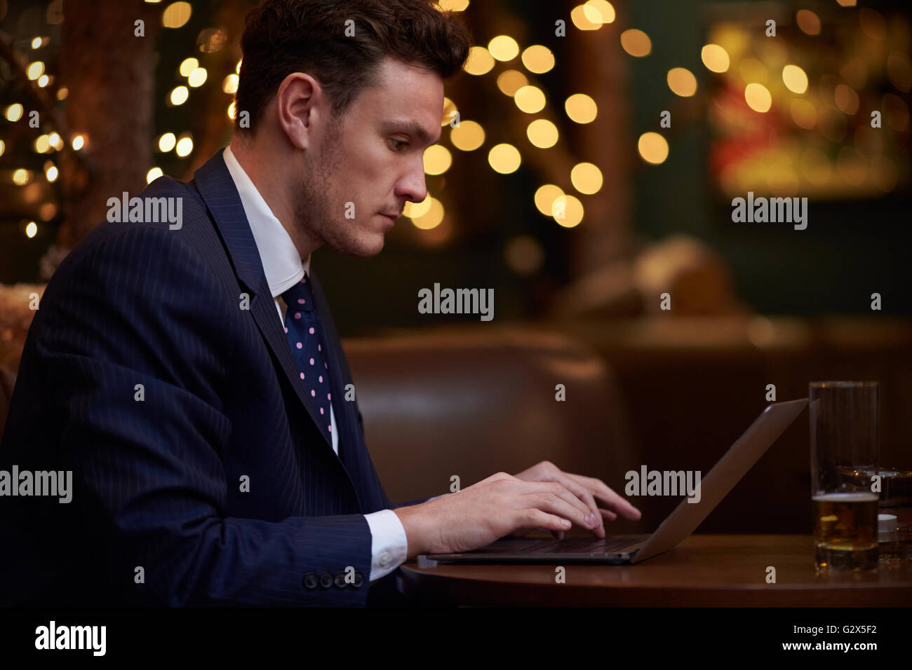 Work bar in restaurant hi-res stock photography and images - Alamy