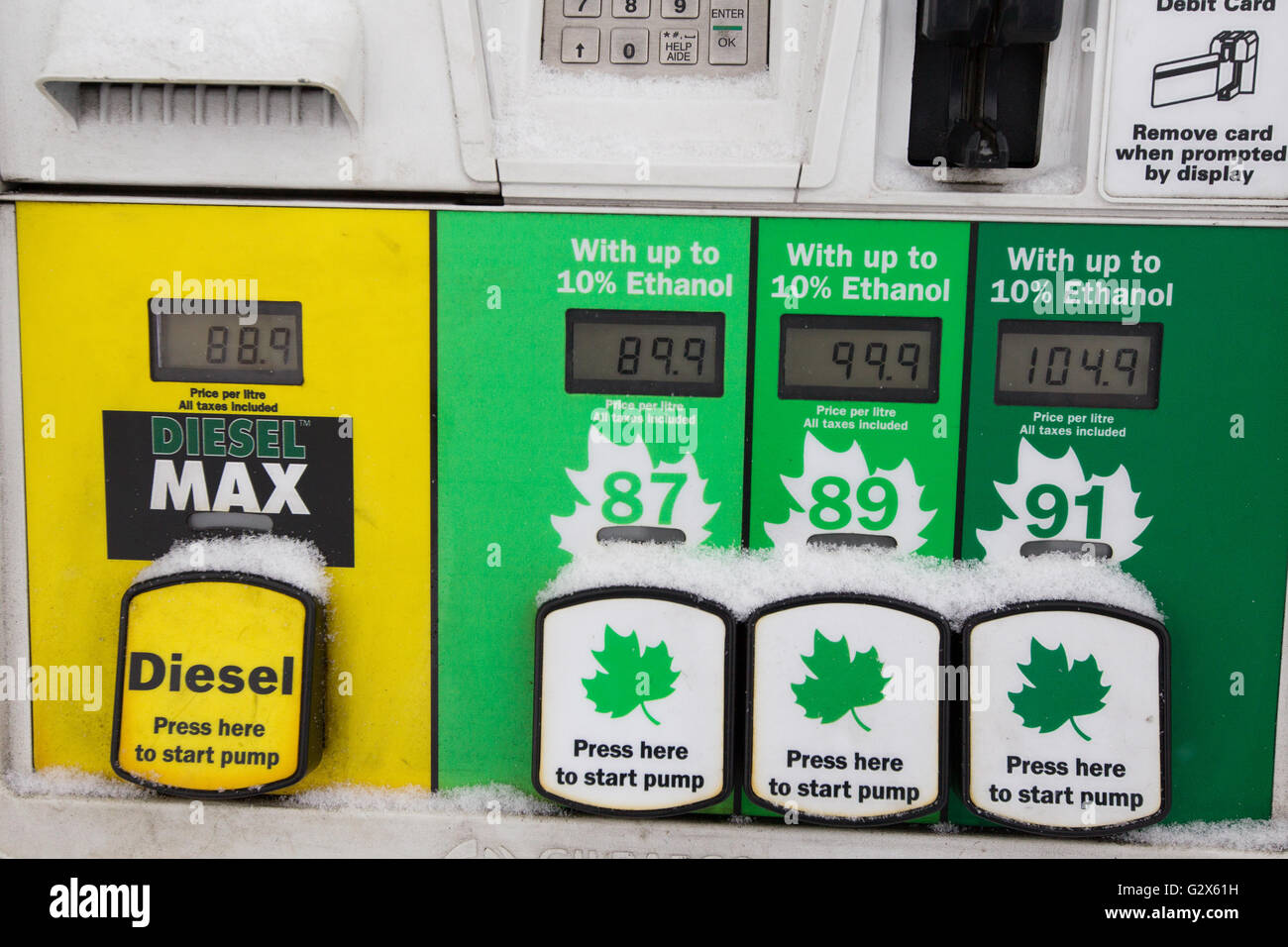 Husky gas station hi-res stock photography and images - Alamy