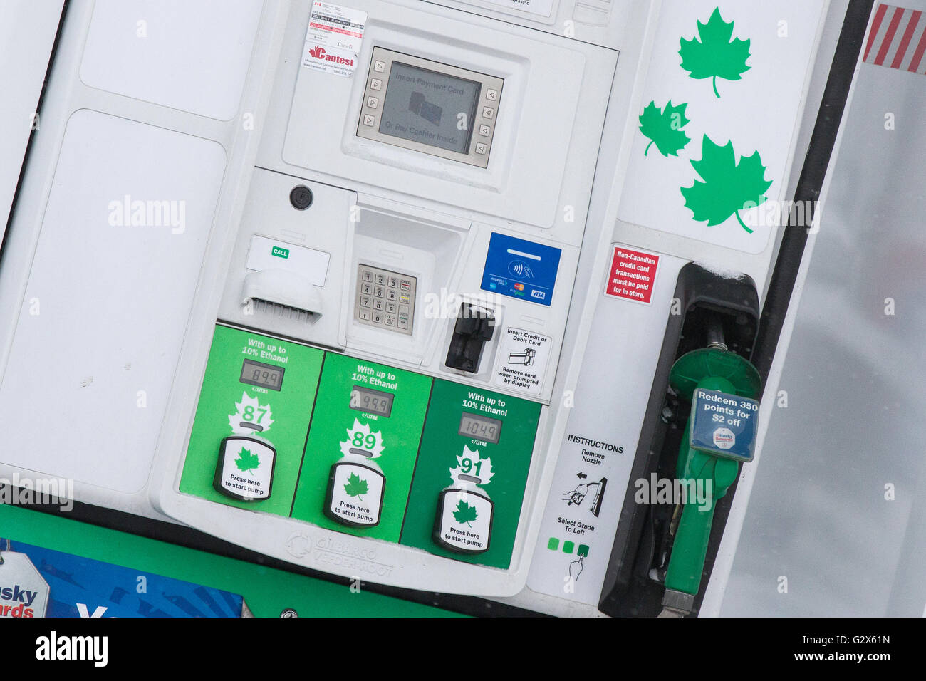 Husky gas station hi-res stock photography and images - Alamy