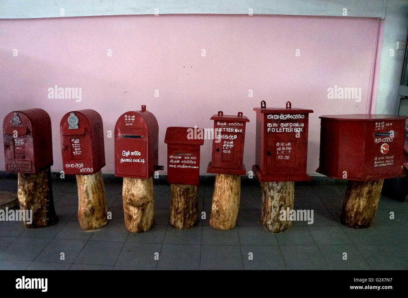 Indian red post box hi-res stock photography and images - Alamy