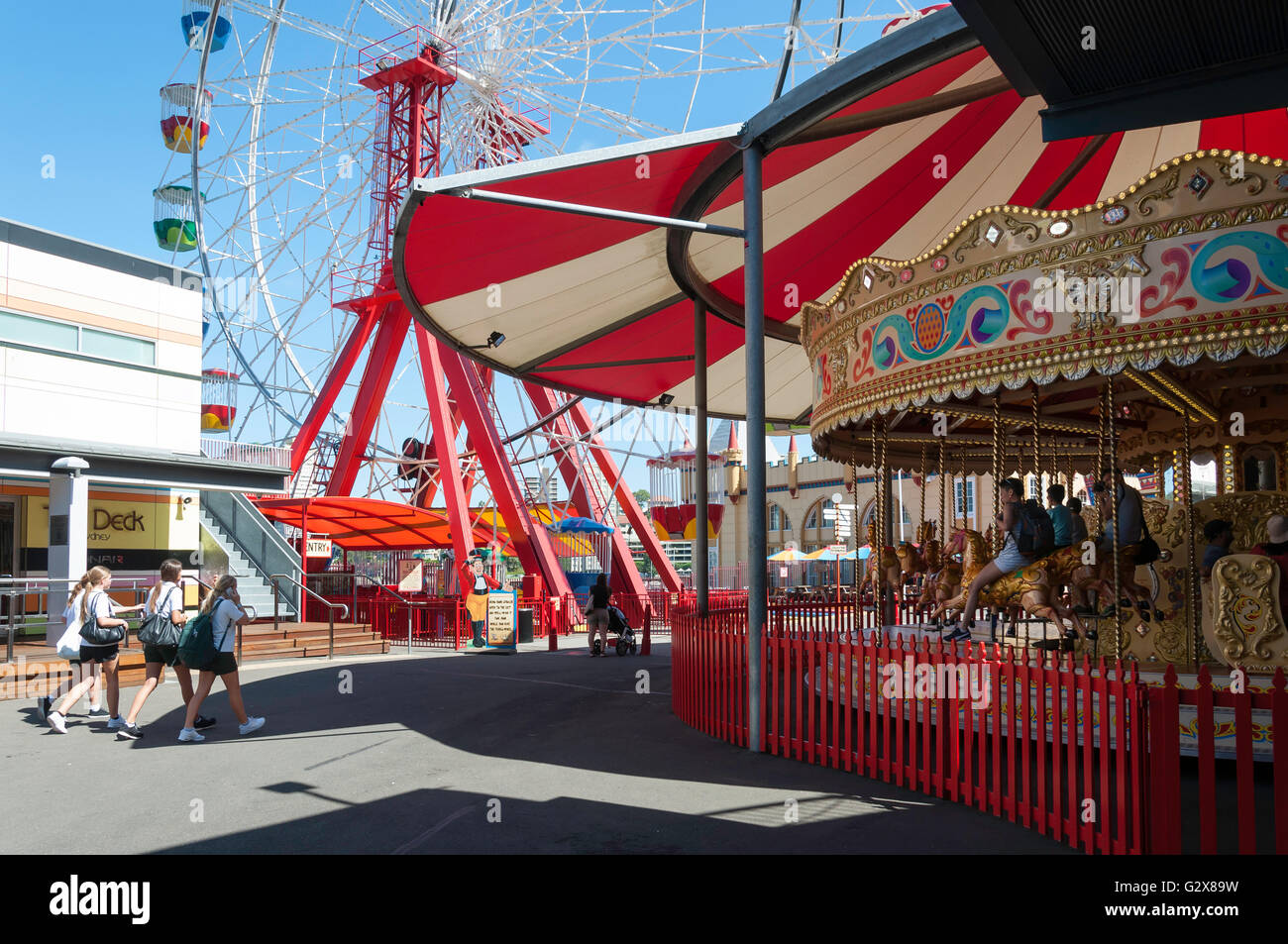 Ferris Wheel and carousel at Luna Park Sydney, Milsons Point, Sydney ...