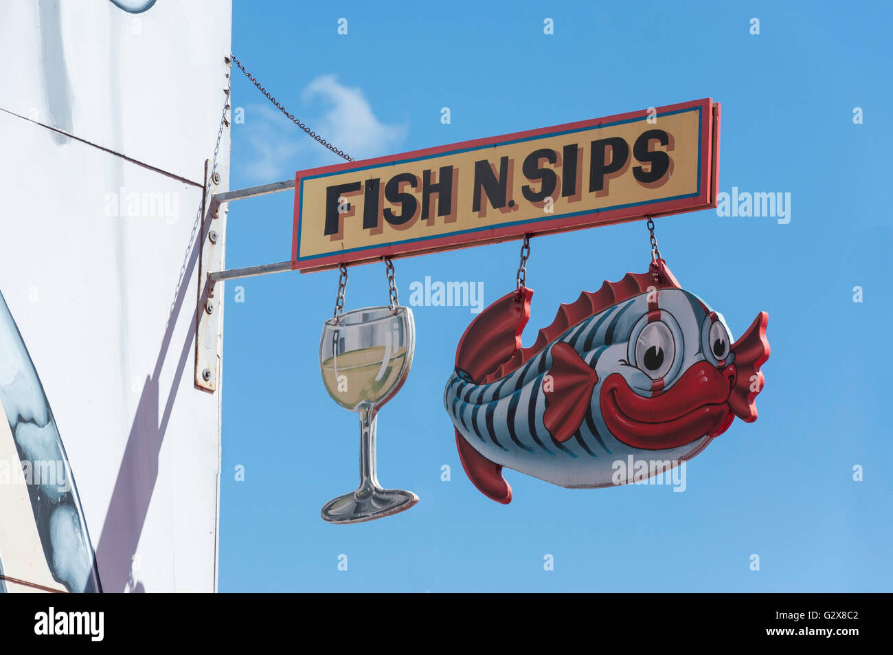 'Fish n.Sips' restaurant sign, Luna Park Sydney, Milsons Point, Sydney ...