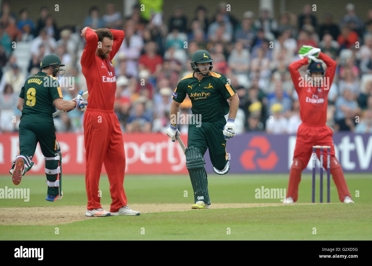 Nottinghamshire Outlaws' Michael Lumb and Riki Wessels (left) score ...