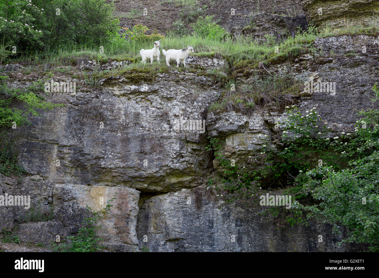 Village on rock hi-res stock photography and images - Alamy