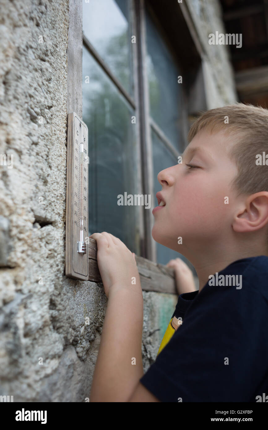 Child trying to open door hi-res stock photography and images - Alamy