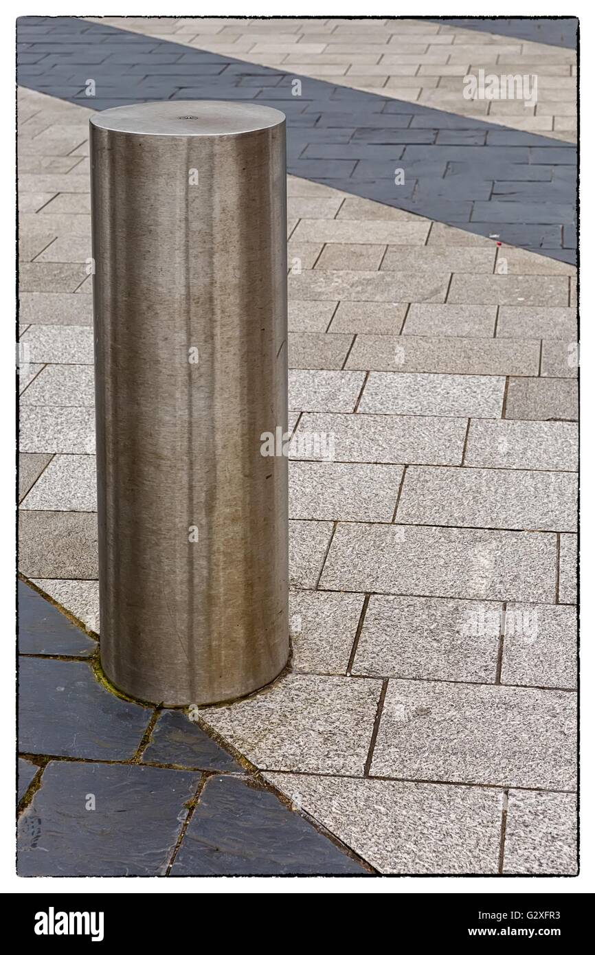 Bollard Pavement Stock Photos & Bollard Pavement Stock Images - Alamy