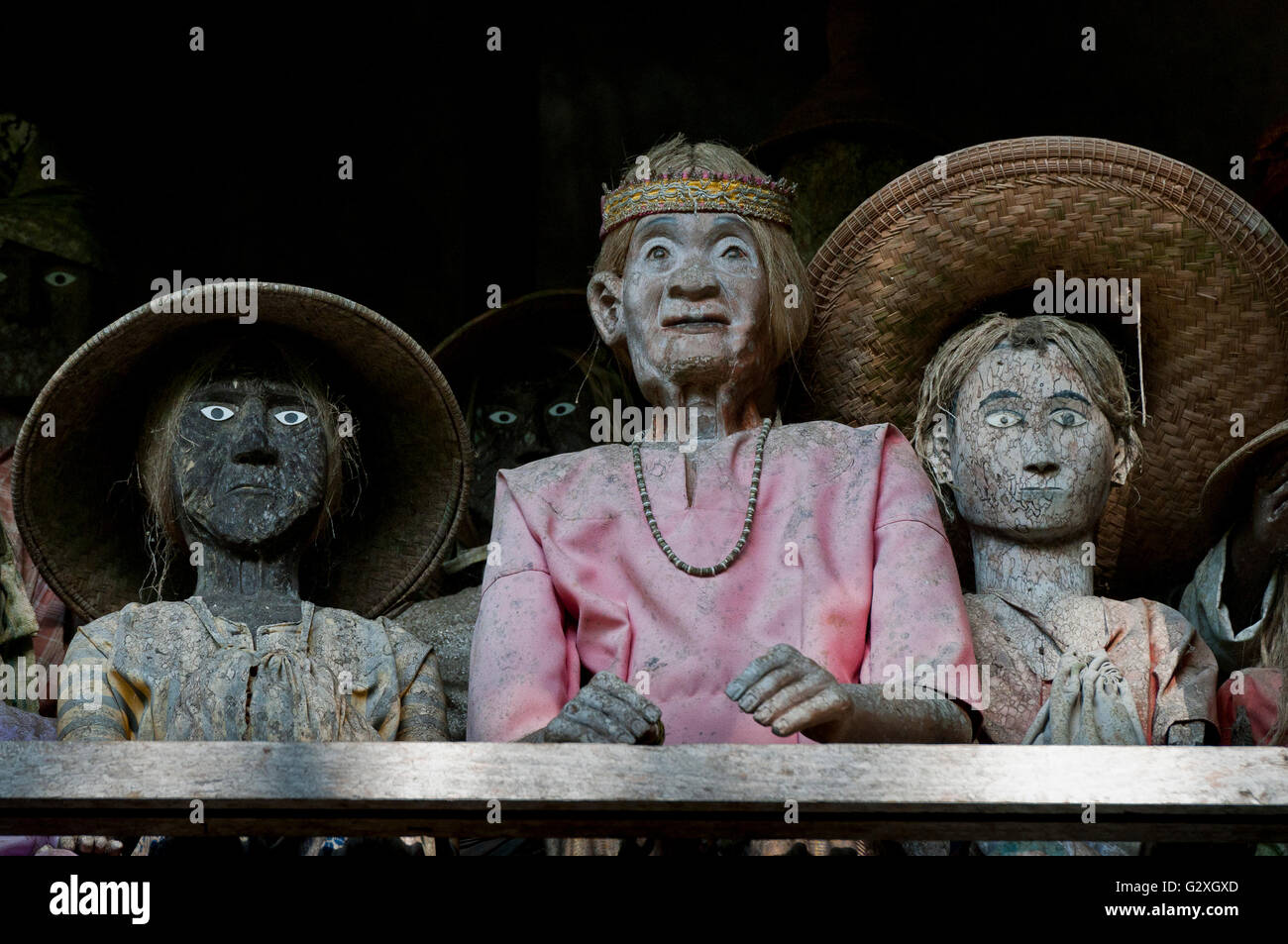 Human statues hi-res stock photography and images - Alamy
