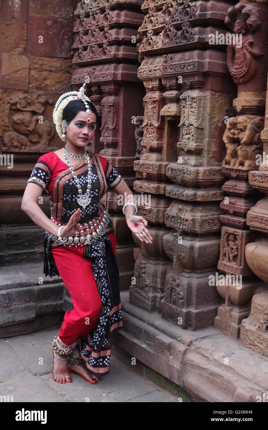 odissi dancer poses at a bhubaneswar temple Stock Photo - Alamy