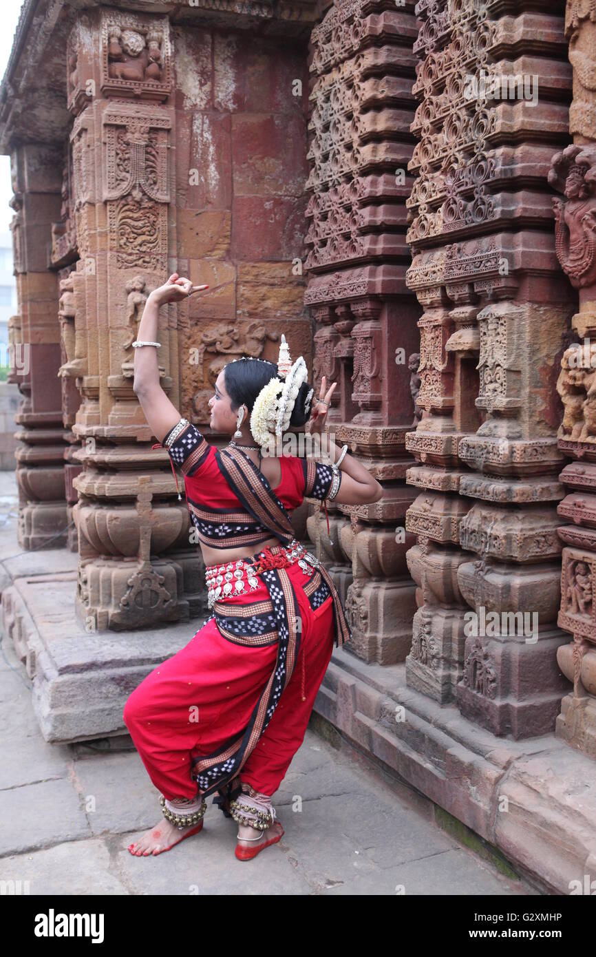 Odissi Dance Images Temple Back View Odissi Dancer Posing Konark Stock