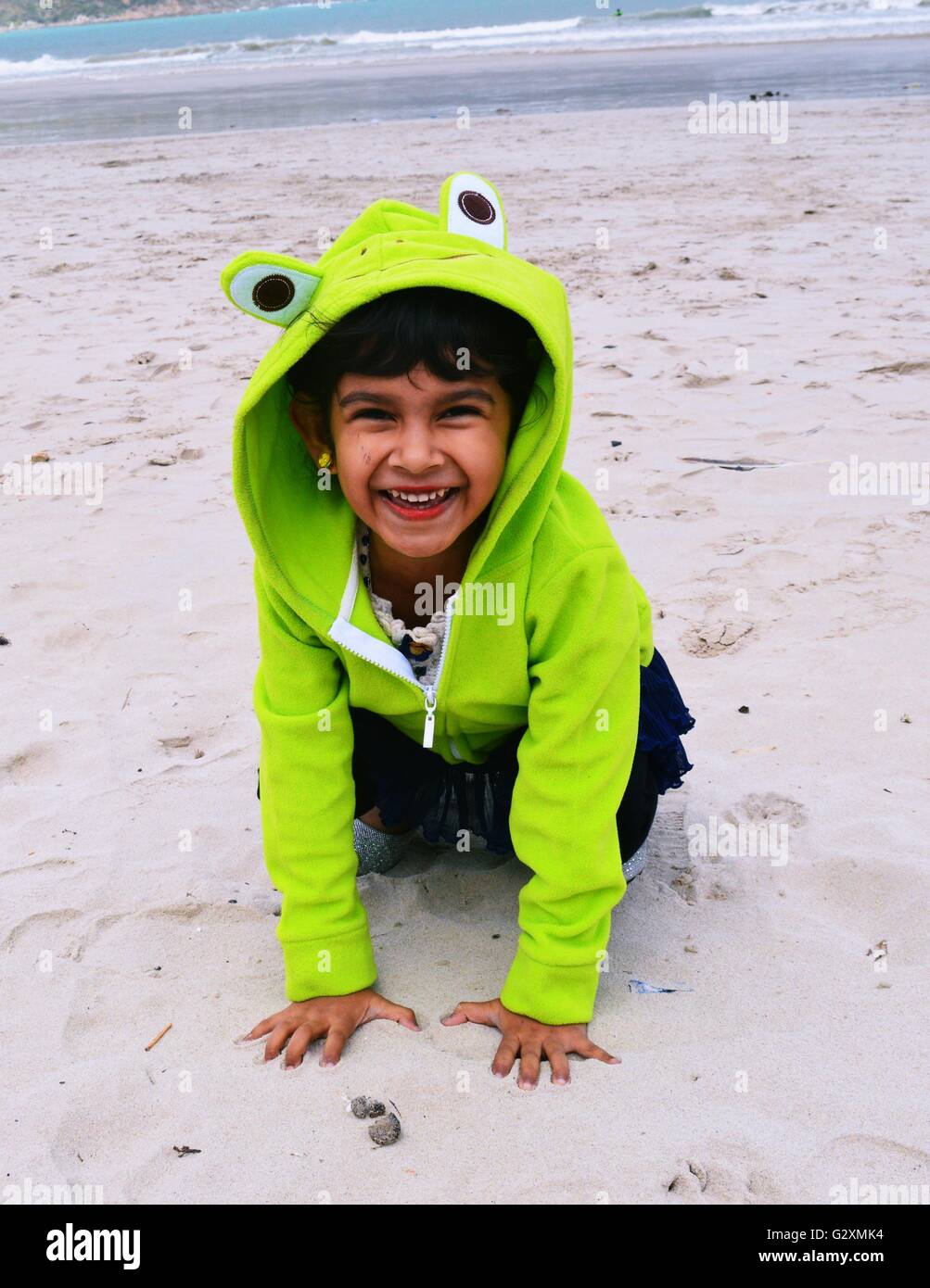 Children playing in sand water hi-res stock photography and images - Alamy