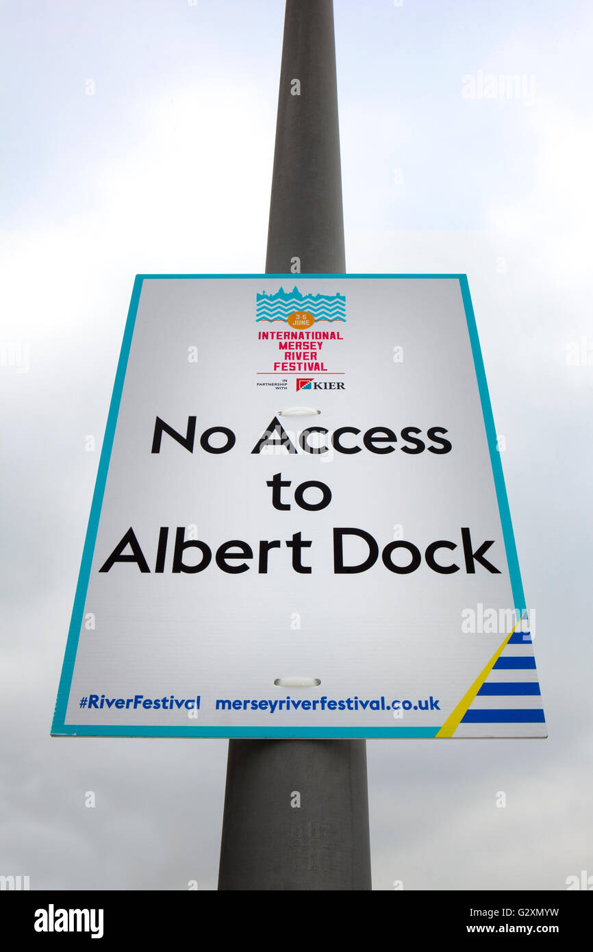 a uk no access restriction restricted park parking warning sign signs ...