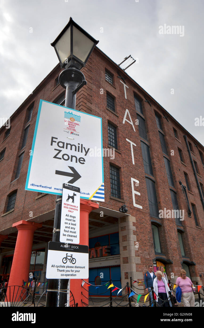 a uk no access restriction restricted park parking warning sign signs ...
