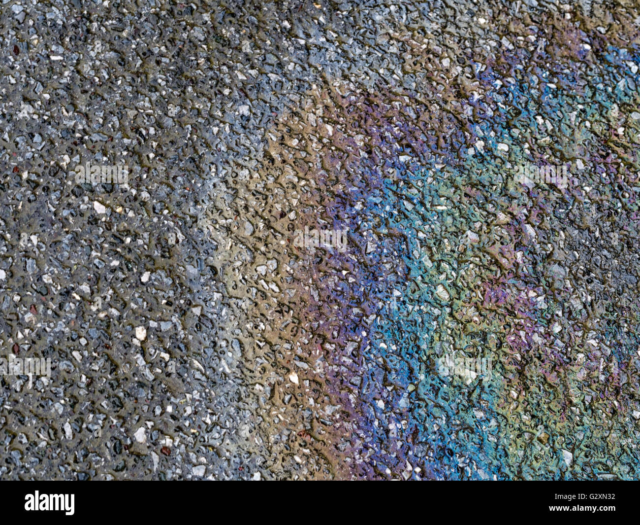 Oil spill on asphalt hi-res stock photography and images - Alamy
