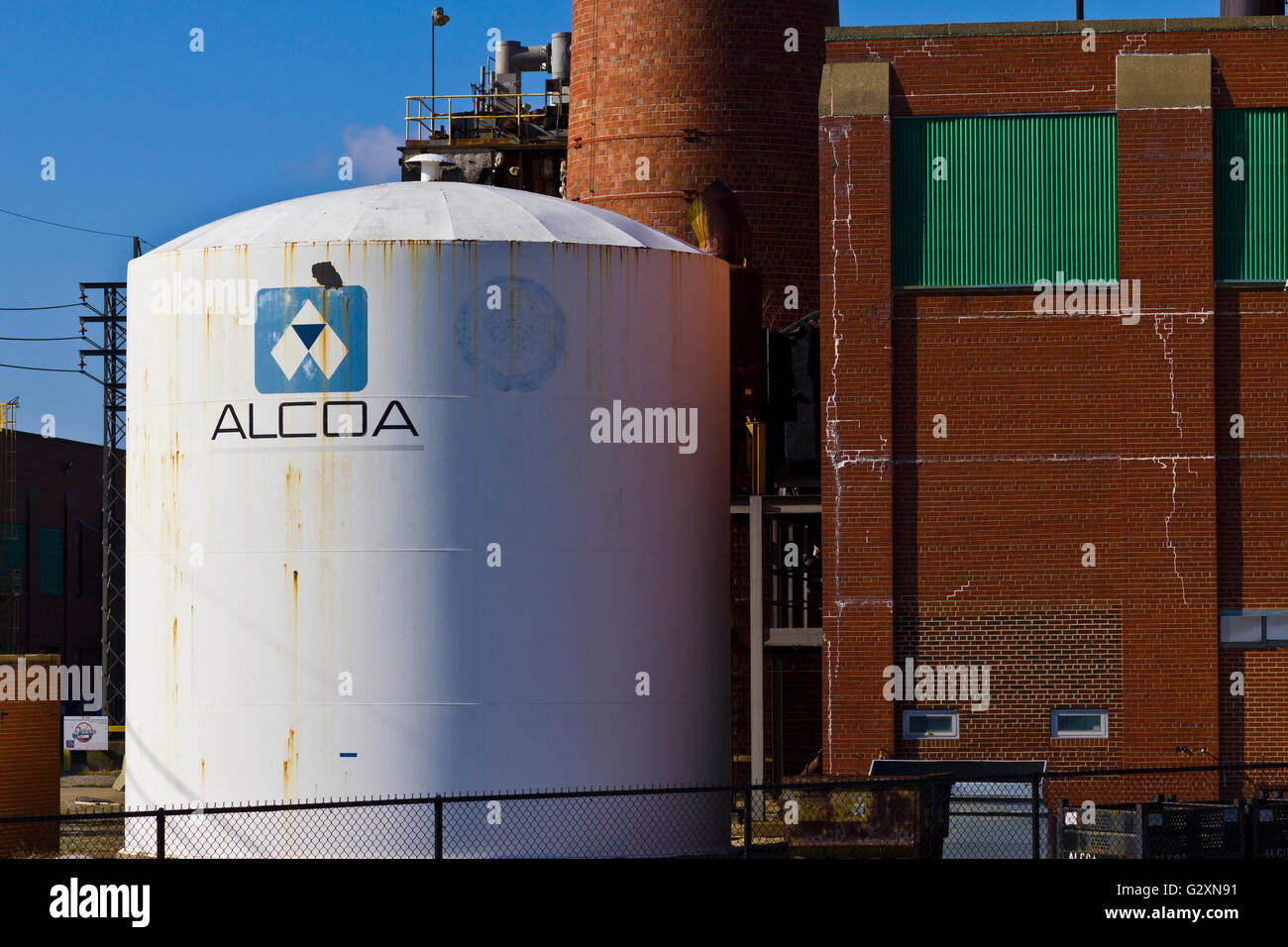 Refining of aluminum hi-res stock photography and images - Alamy