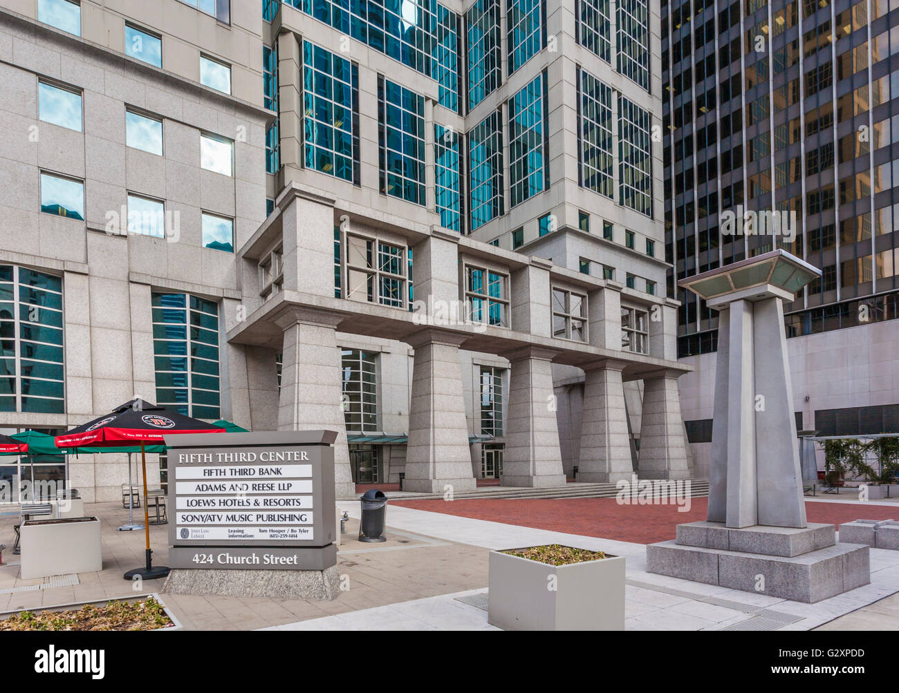 High rise buildings in center hi-res stock photography and images - Alamy