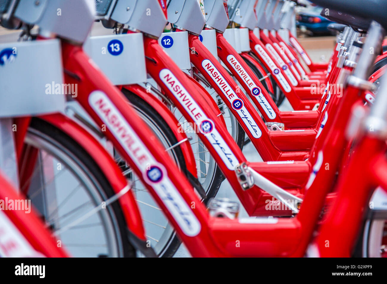 Rental cycle hi-res stock photography and images - Alamy