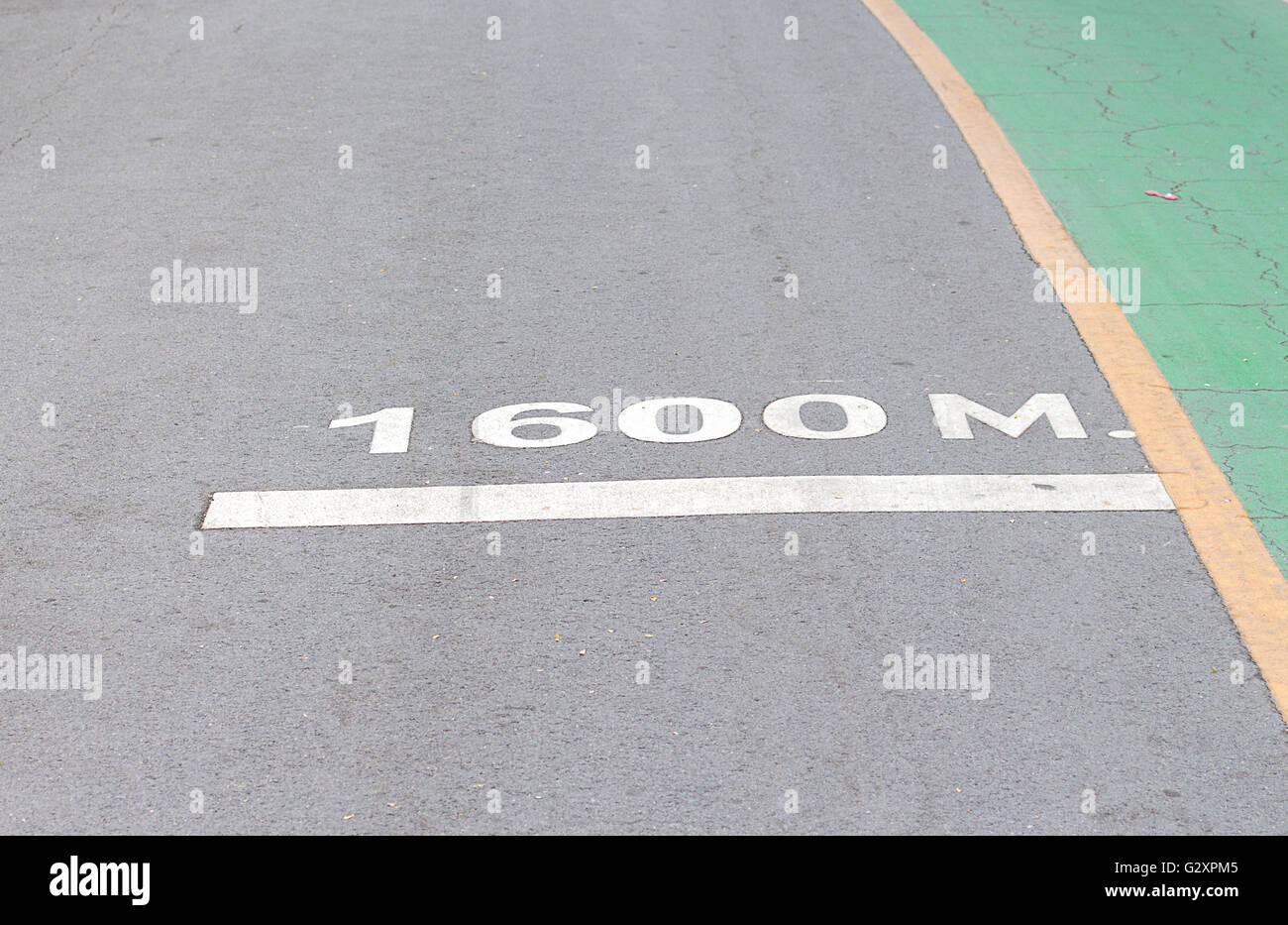 focus 1600 M. Running Track distance remaining to the finish line Stock ...
