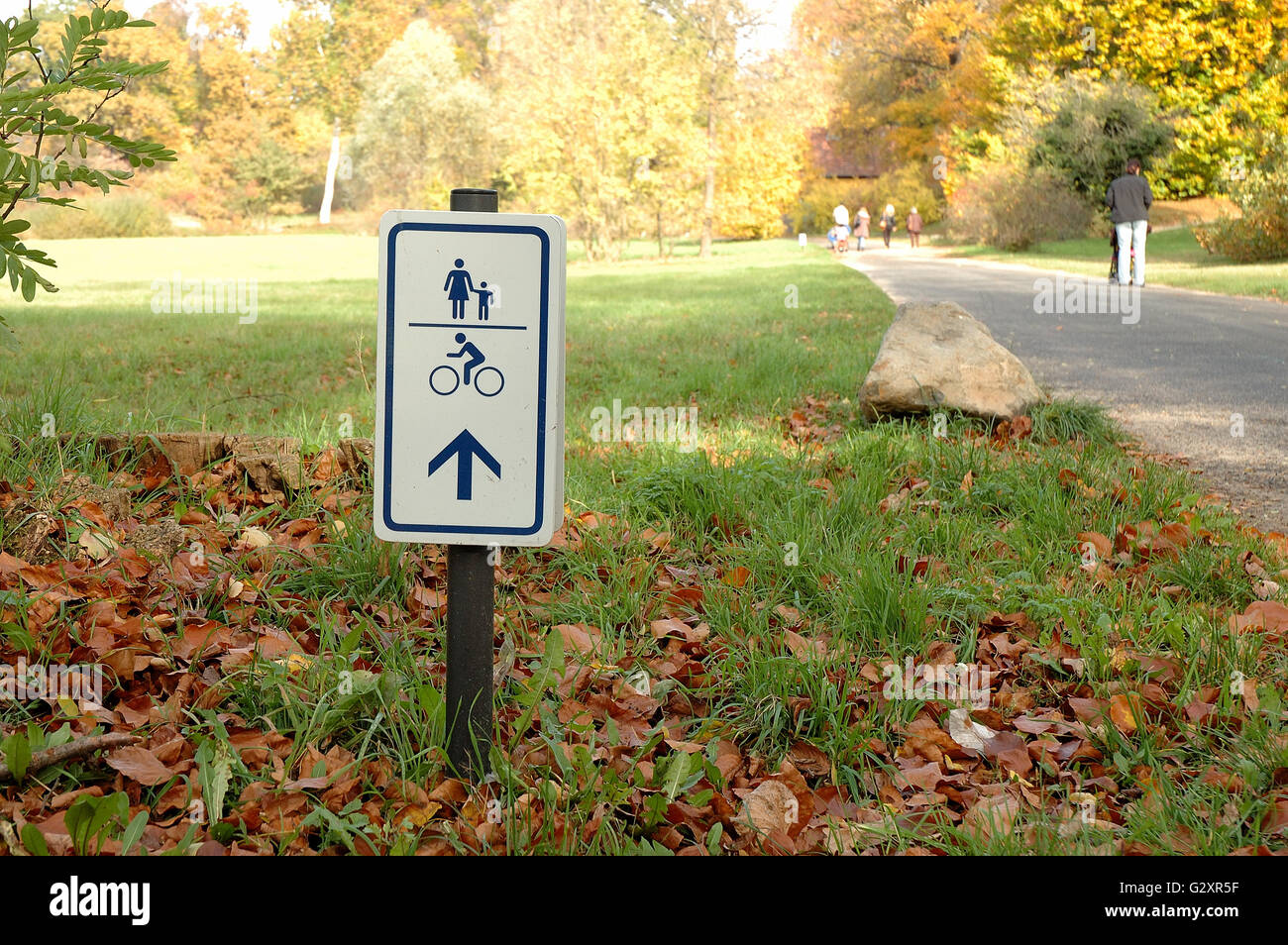 Pedestrian walk sign germany hi-res stock photography and images - Alamy
