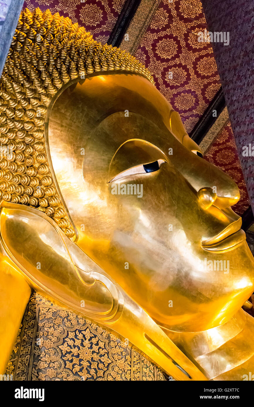 Laying Buddha temple in Bangkok, Thailand Stock Photo - Alamy