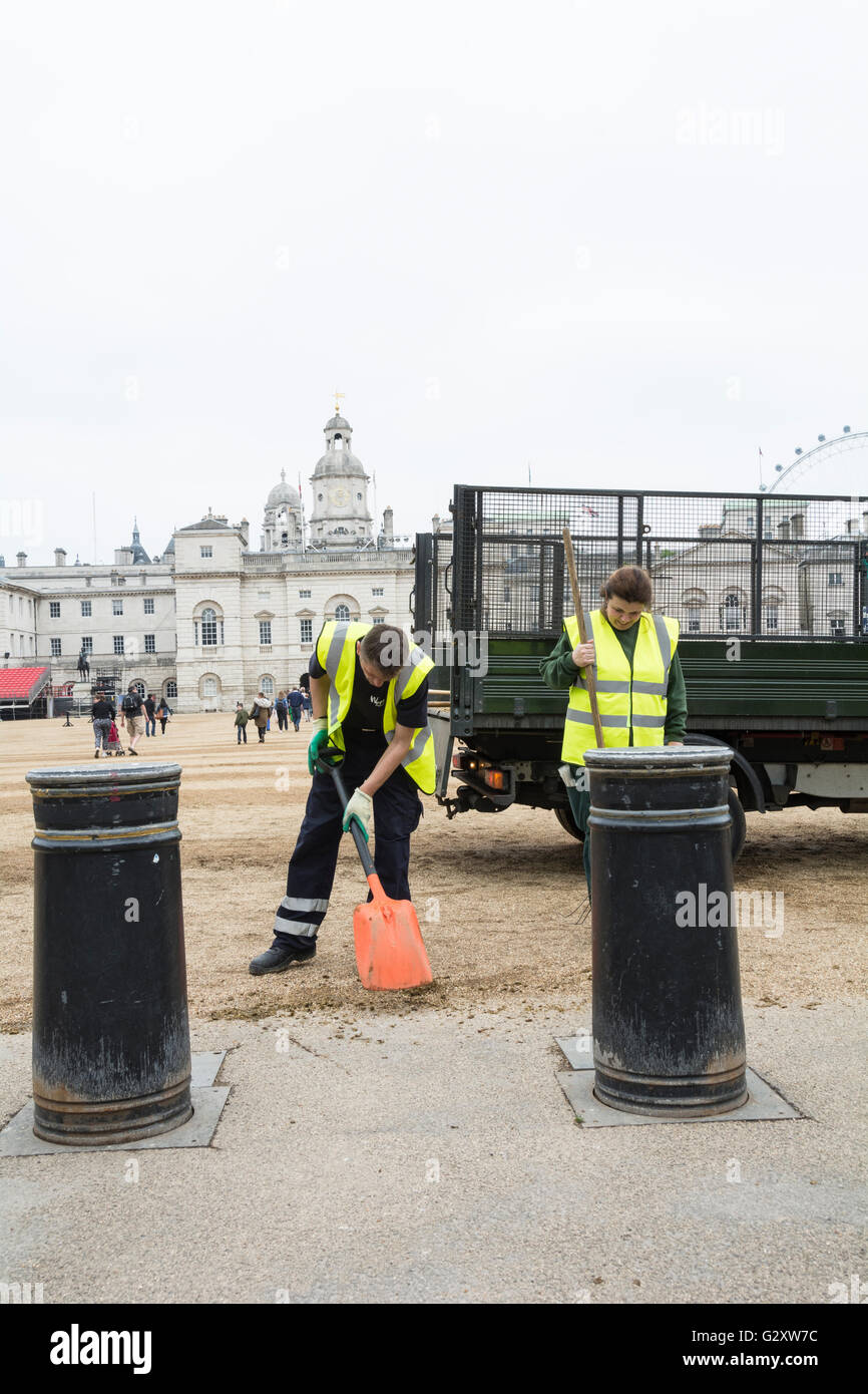 Colonels review of the trooping the colour parade hi-res stock ...