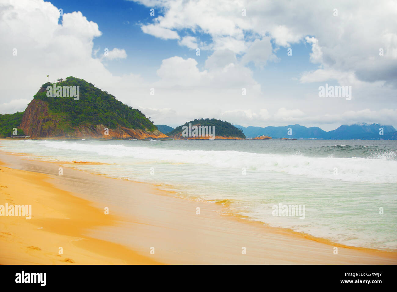 Copacabana beach holiday destination hi-res stock photography and ...