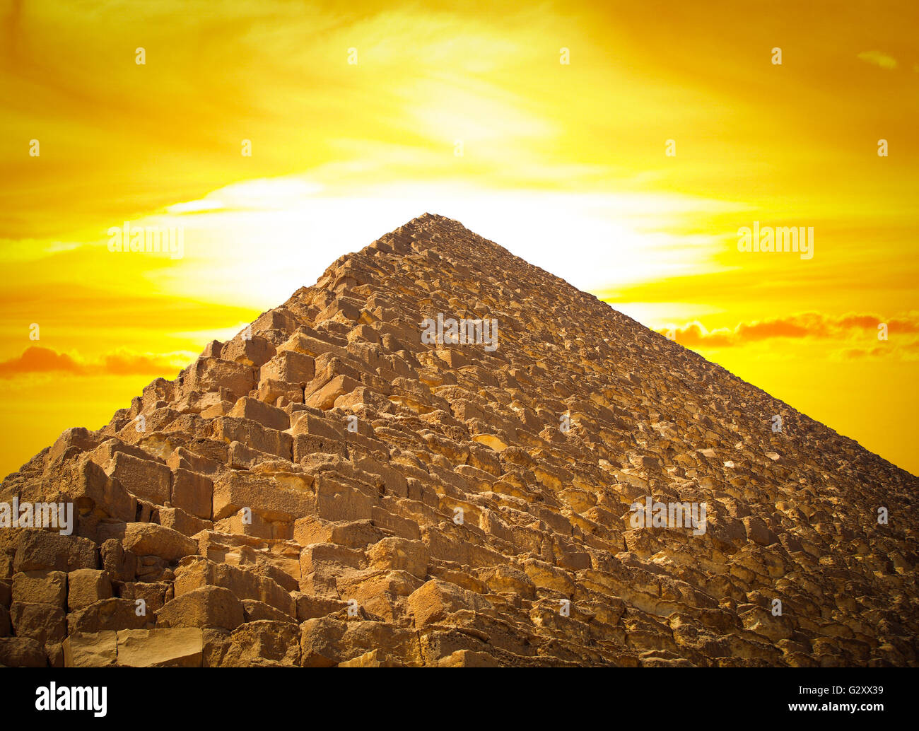 Cairo egypt skyline pyramids hi-res stock photography and images - Alamy