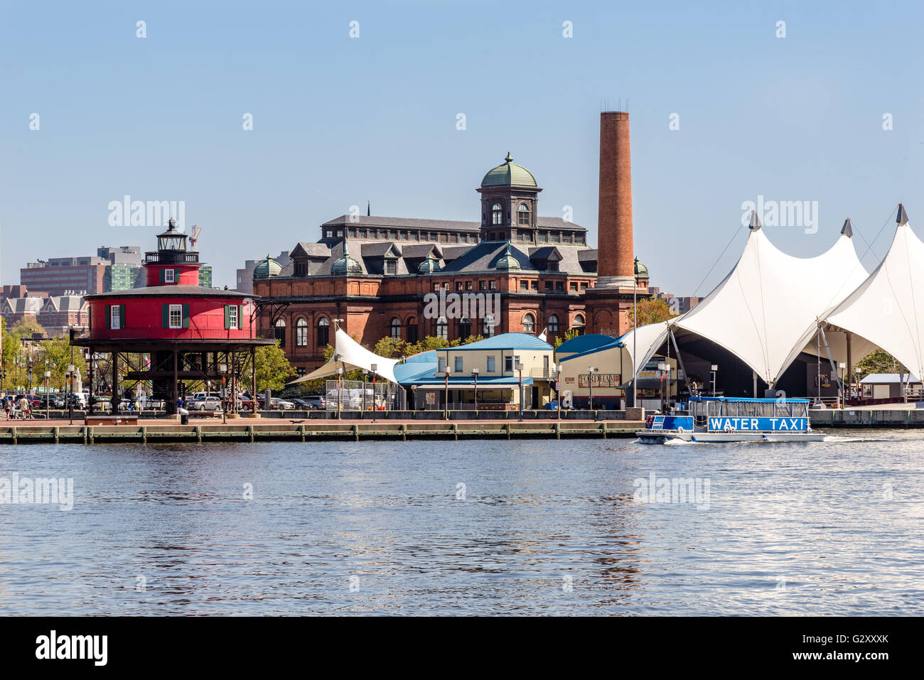 Baltimore harbor lighthouse hi-res stock photography and images - Alamy