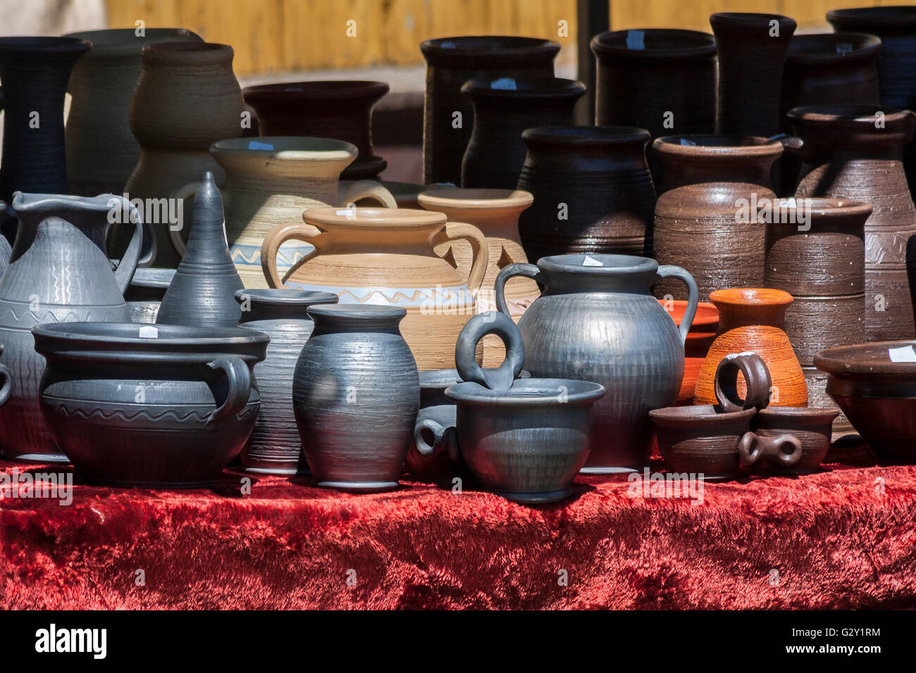 Clay pots craft production in the rural fair Stock Photo - Alamy