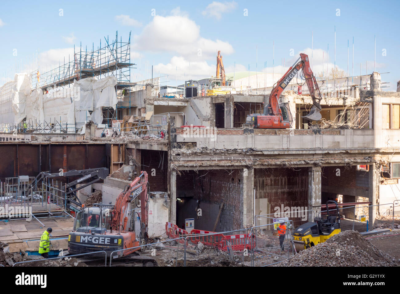 Demolition workers hi-res stock photography and images - Alamy