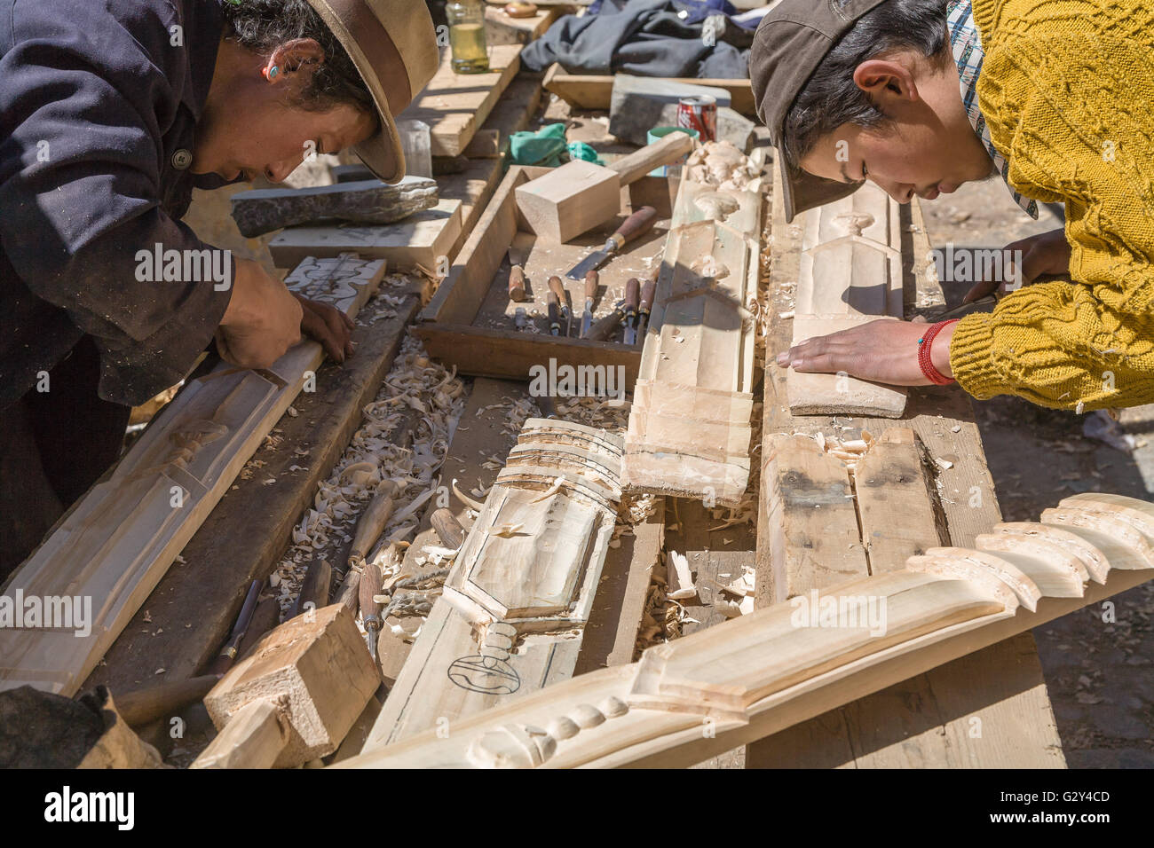 Restoration work in Gandan Monastery, Tibet Stock Photo - Alamy