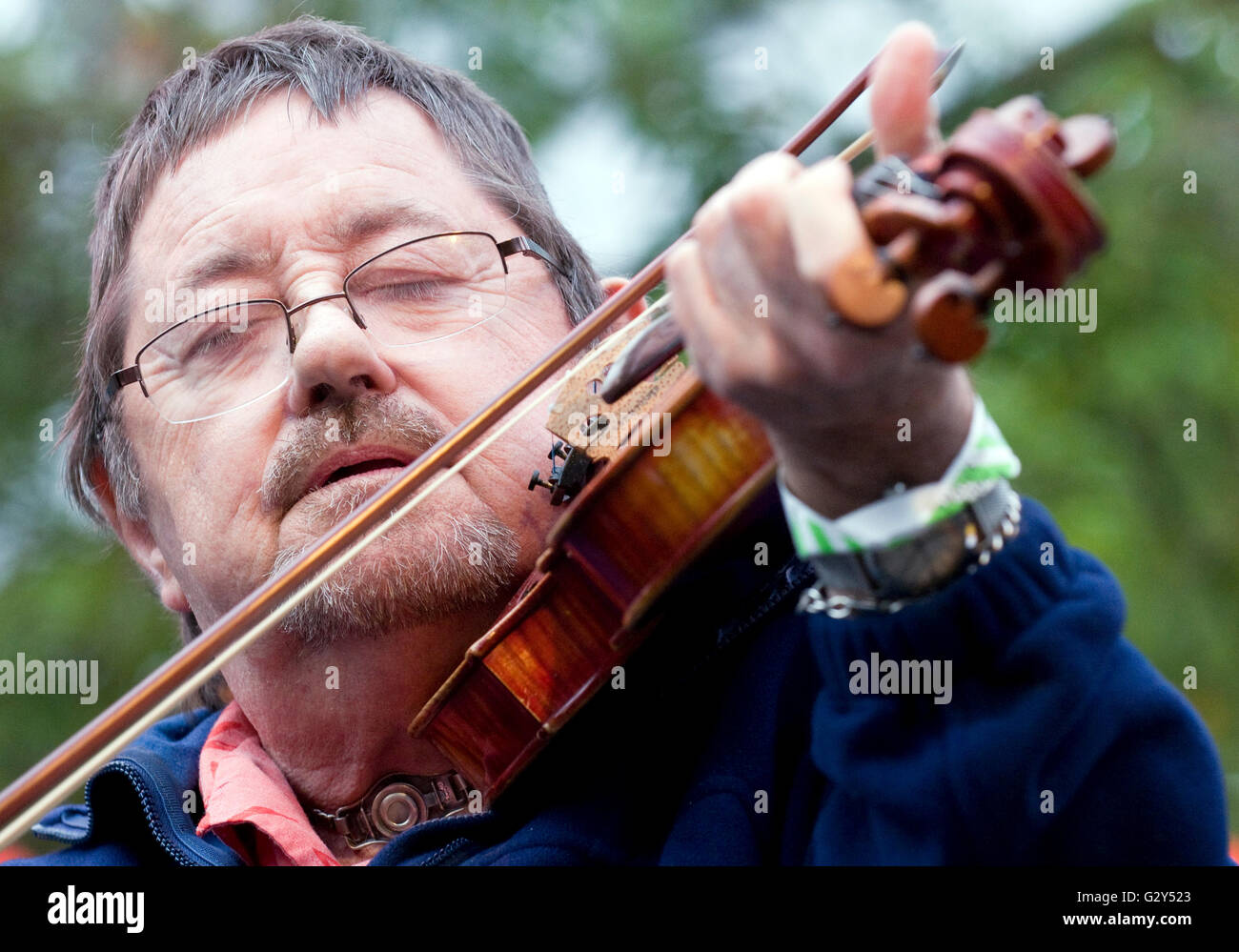 Dave swarbrick on stage hi-res stock photography and images - Alamy