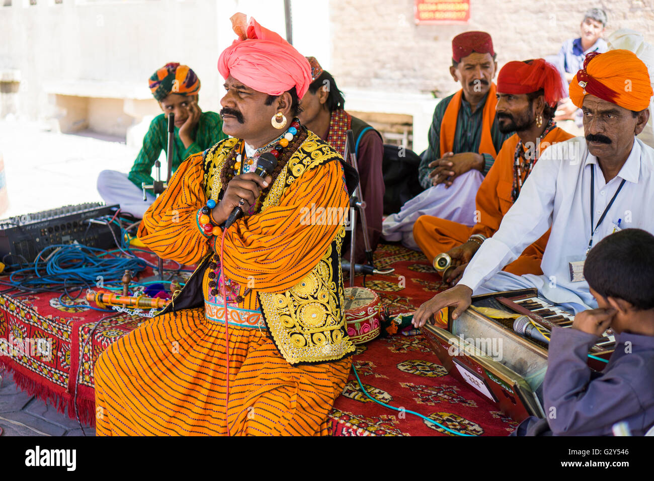 Pakistani people hi-res stock photography and images - Alamy
