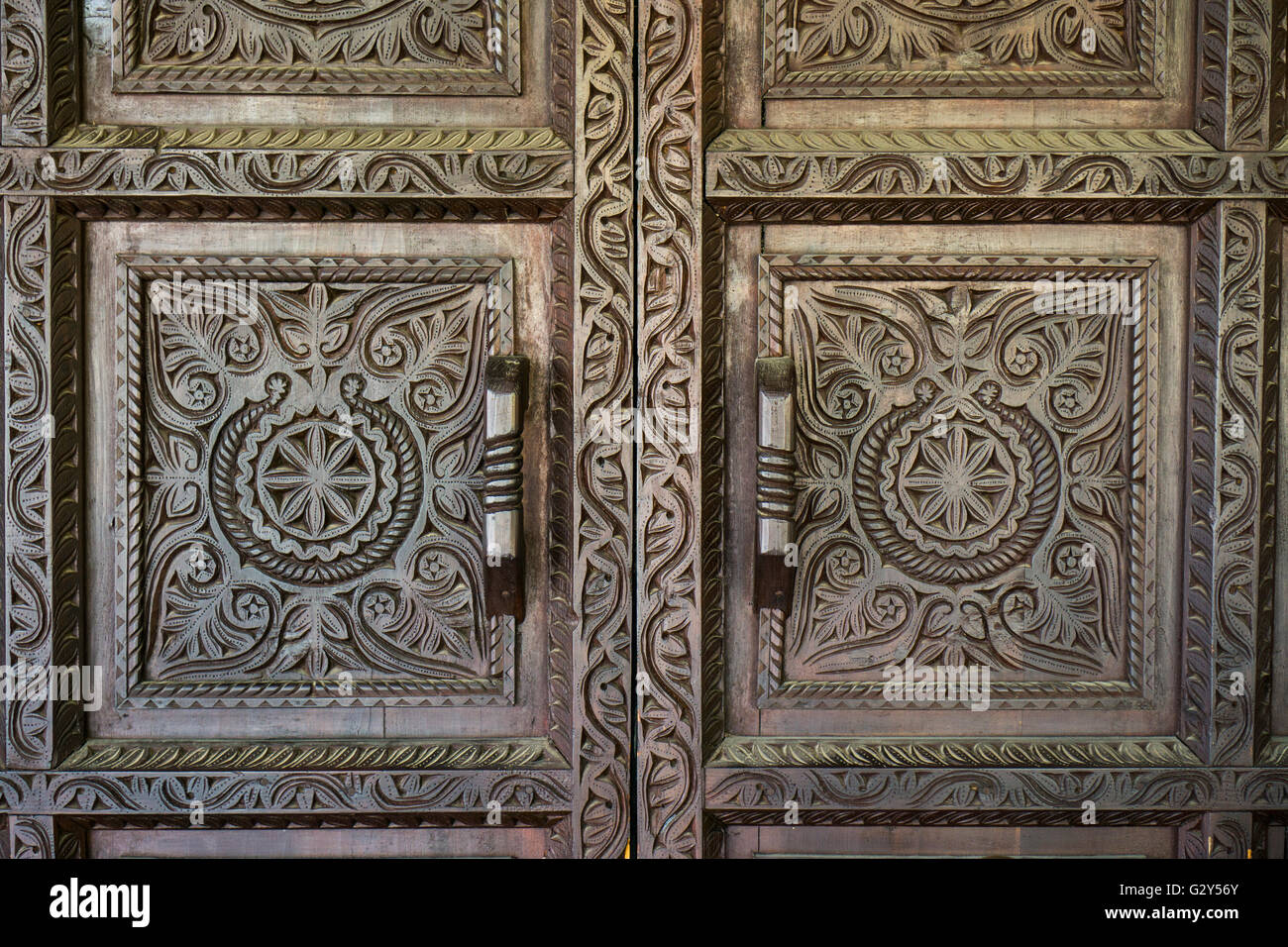 Ornate wooden doors Islamabad Punjab Pakistan Stock Photo - Alamy