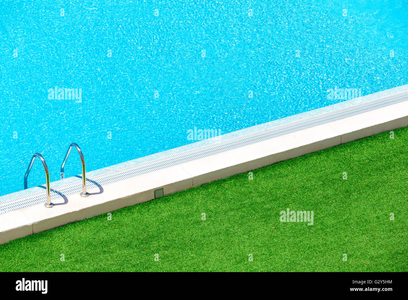 Infinity pool on the bright summer day Stock Photo - Alamy