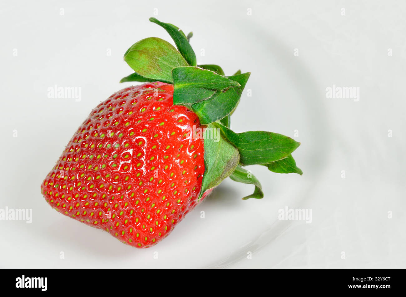 Single fruits hi-res stock photography and images - Alamy