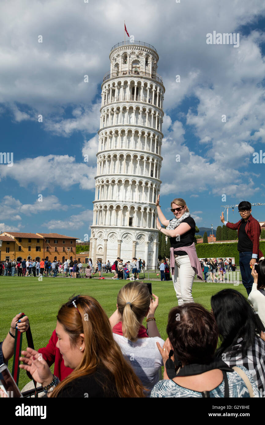 Tourism and Tourists at the Leaning Tower of Pisa Stock Photo - Alamy