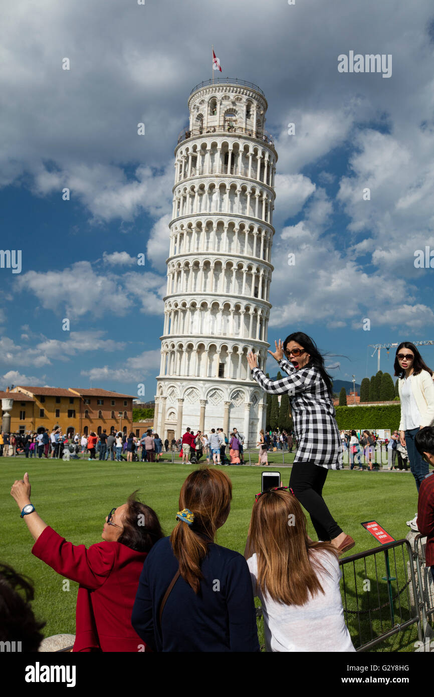 Tourism and Tourists at the Leaning Tower of Pisa Stock Photo - Alamy