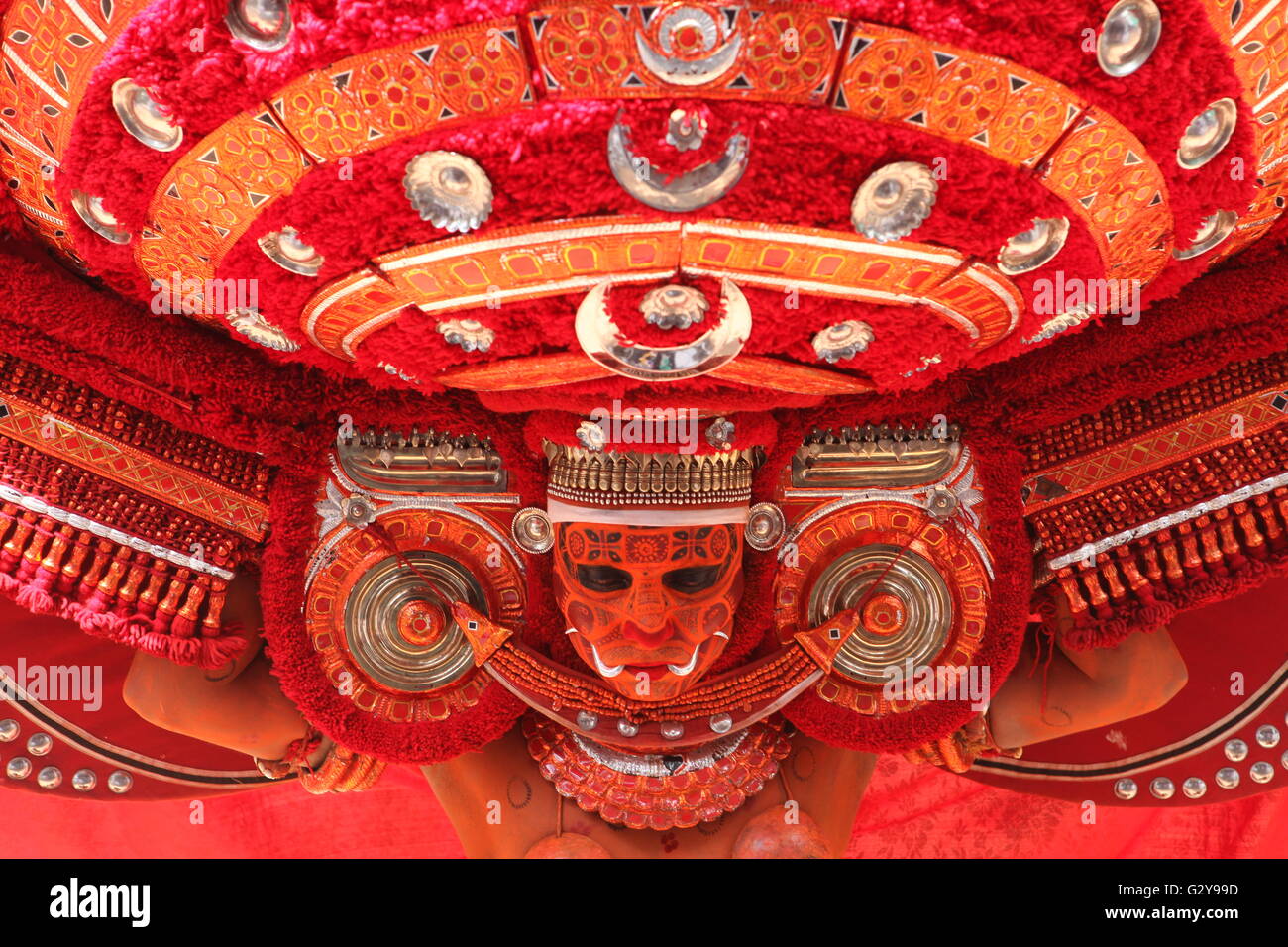 Gulikan theyyam hi-res stock photography and images - Alamy