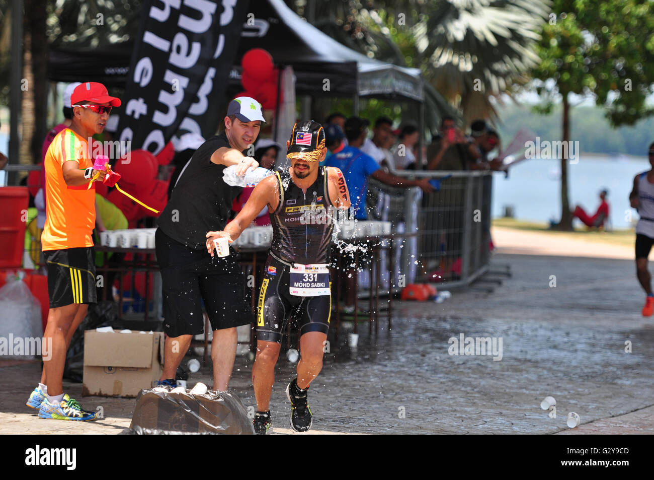 Paratriathlete hi-res stock photography and images - Alamy