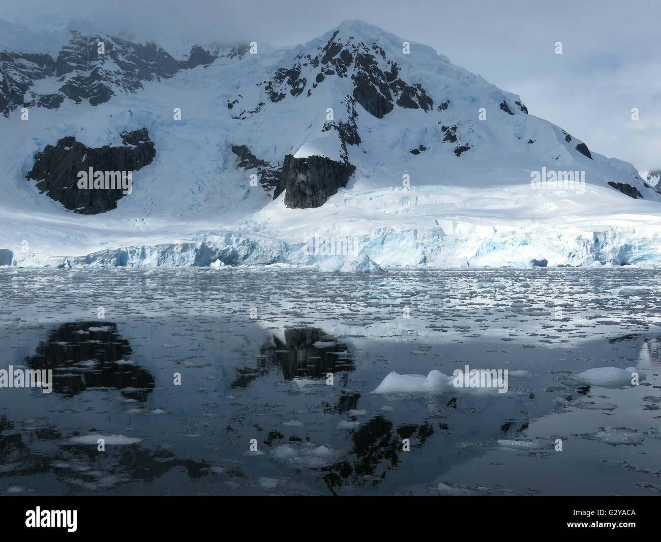 Ice shelve hi-res stock photography and images - Alamy