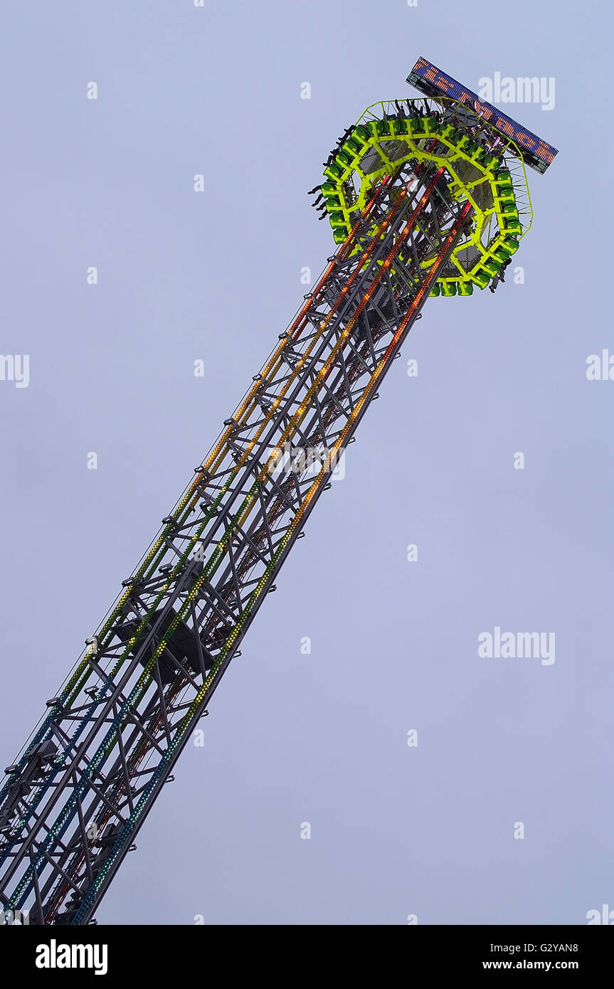 Freefall tower hi-res stock photography and images - Alamy