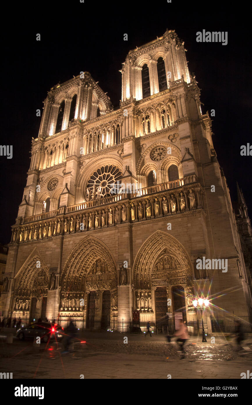 Paris night sky stars hi-res stock photography and images - Alamy
