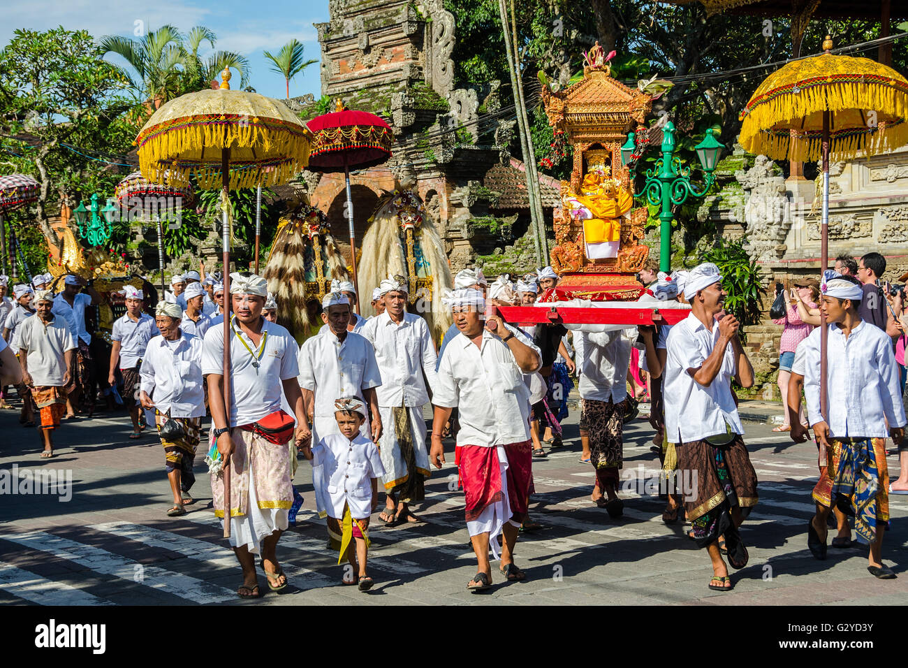 Balinese villagers participating in traditional religious Hindu ...